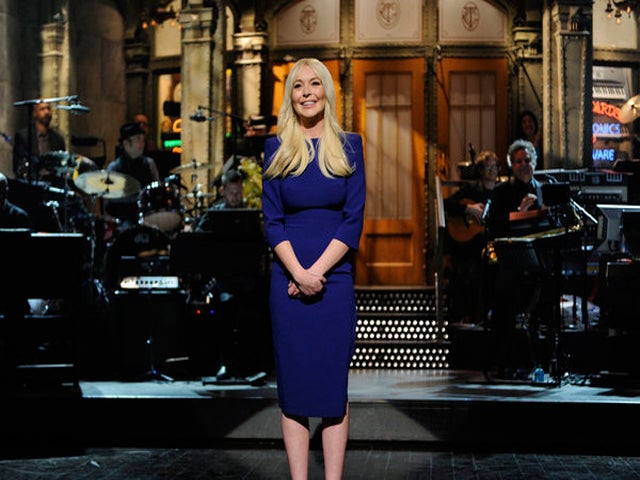 Lindsay Lohan on "SNL": Comeback success or failure? - CBS News