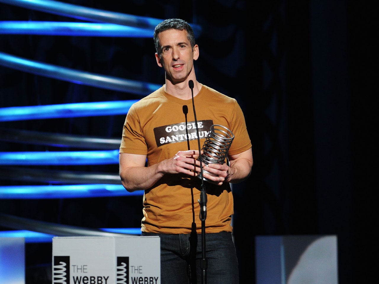 Dan Savage talks dating, sex and relationships on "Savage U" - CBS News