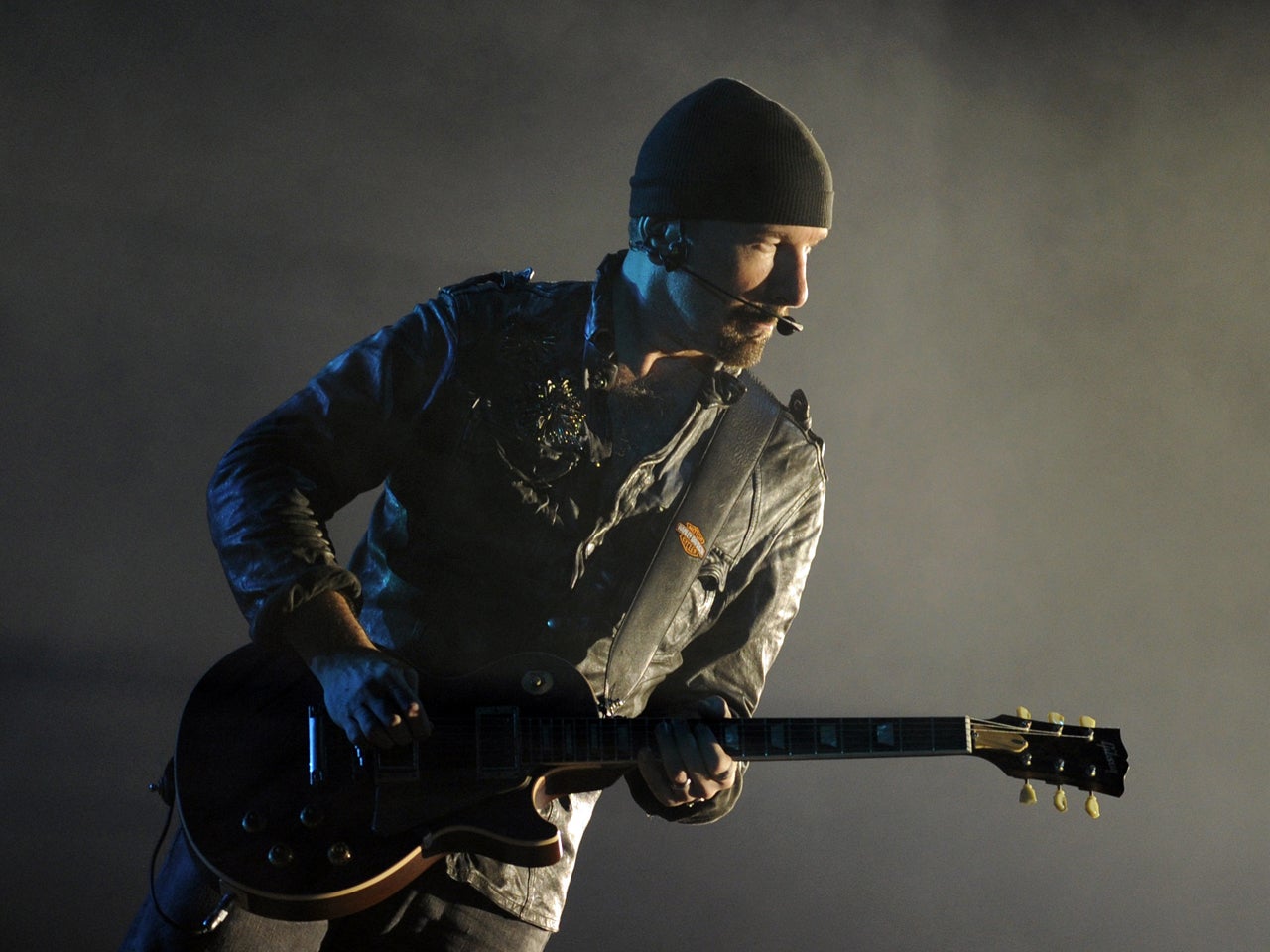 Spin names the 100 greatest guitarists of all time - CBS News