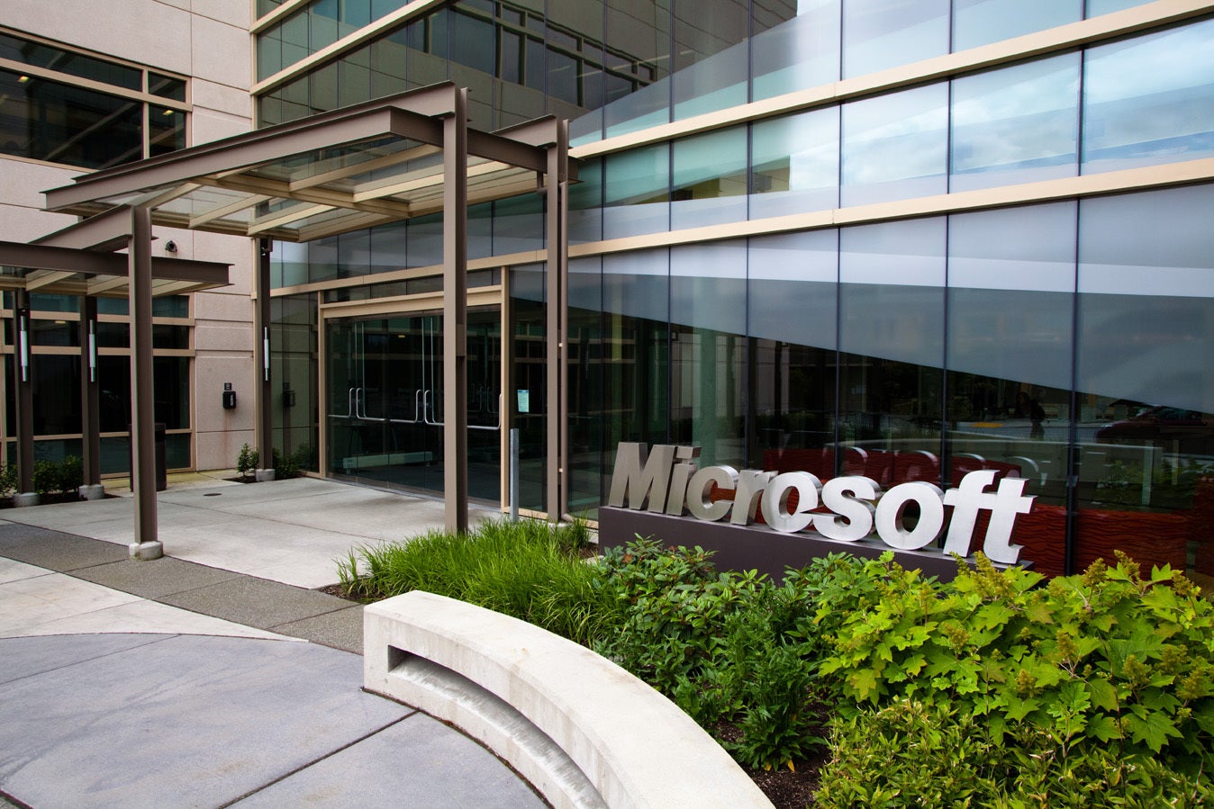 Microsoft moving into Iraqi market - CBS News