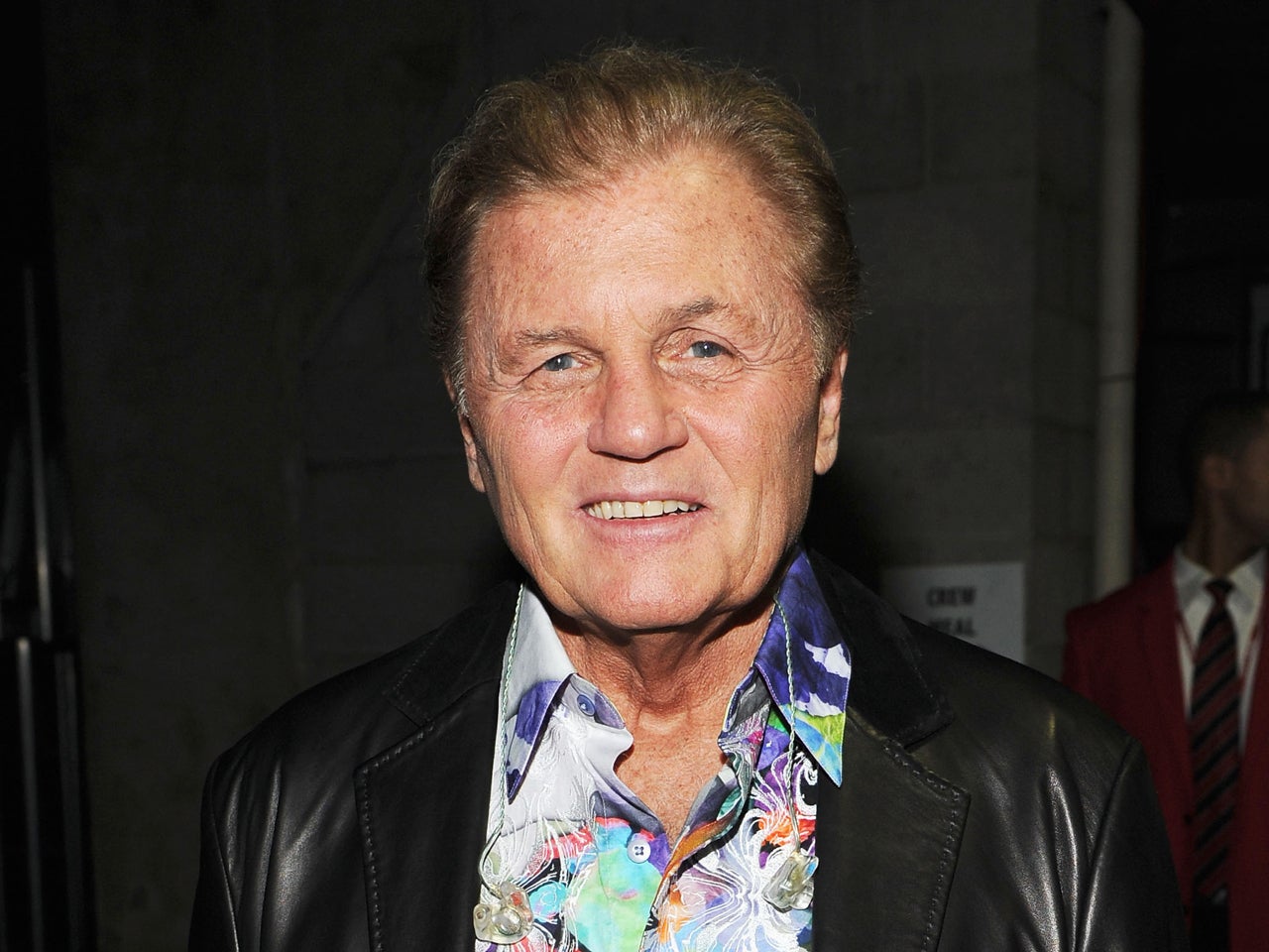 Beach Boys singer Bruce Johnston slams President Obama - CBS News