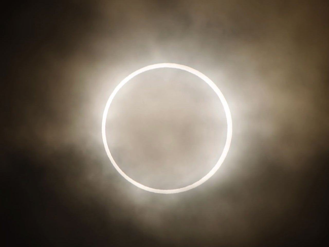 Total solar eclipse today is last until 2015 - CBS News