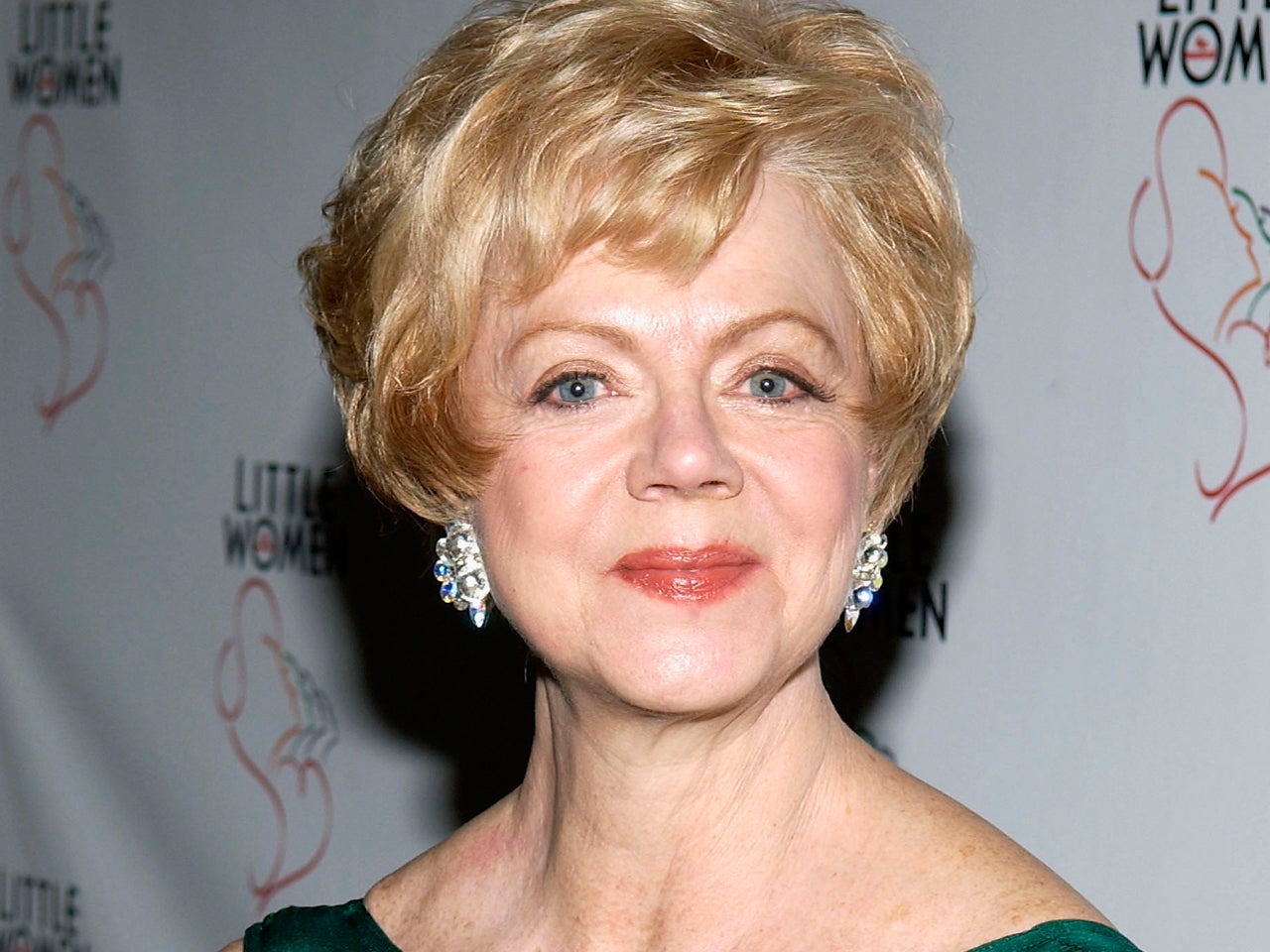 Janet Carroll, "Risky Business" mom, dead at 71 - CBS News