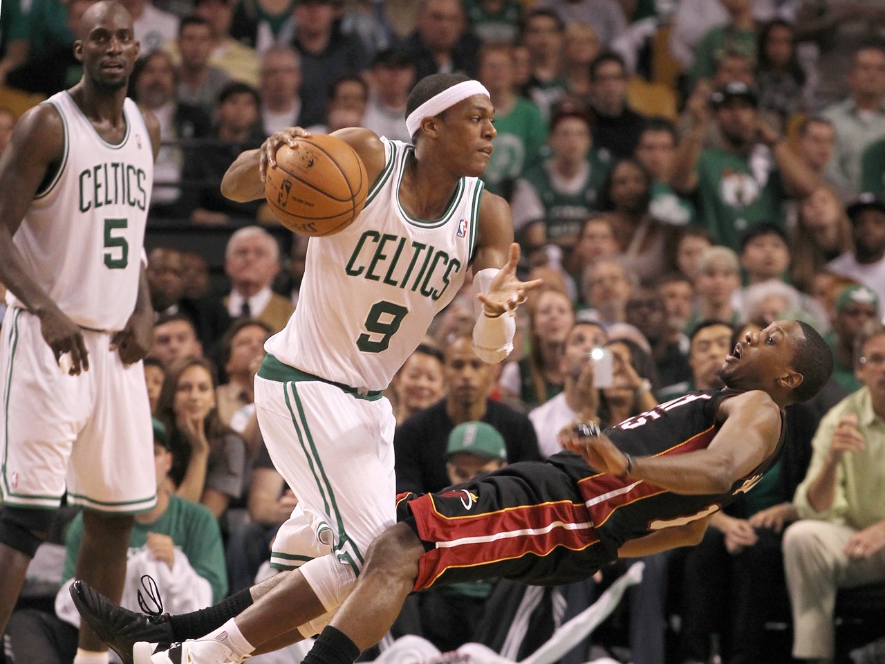 Rajon Rondo leads Celtics past Heat in OT 93-91 - CBS News