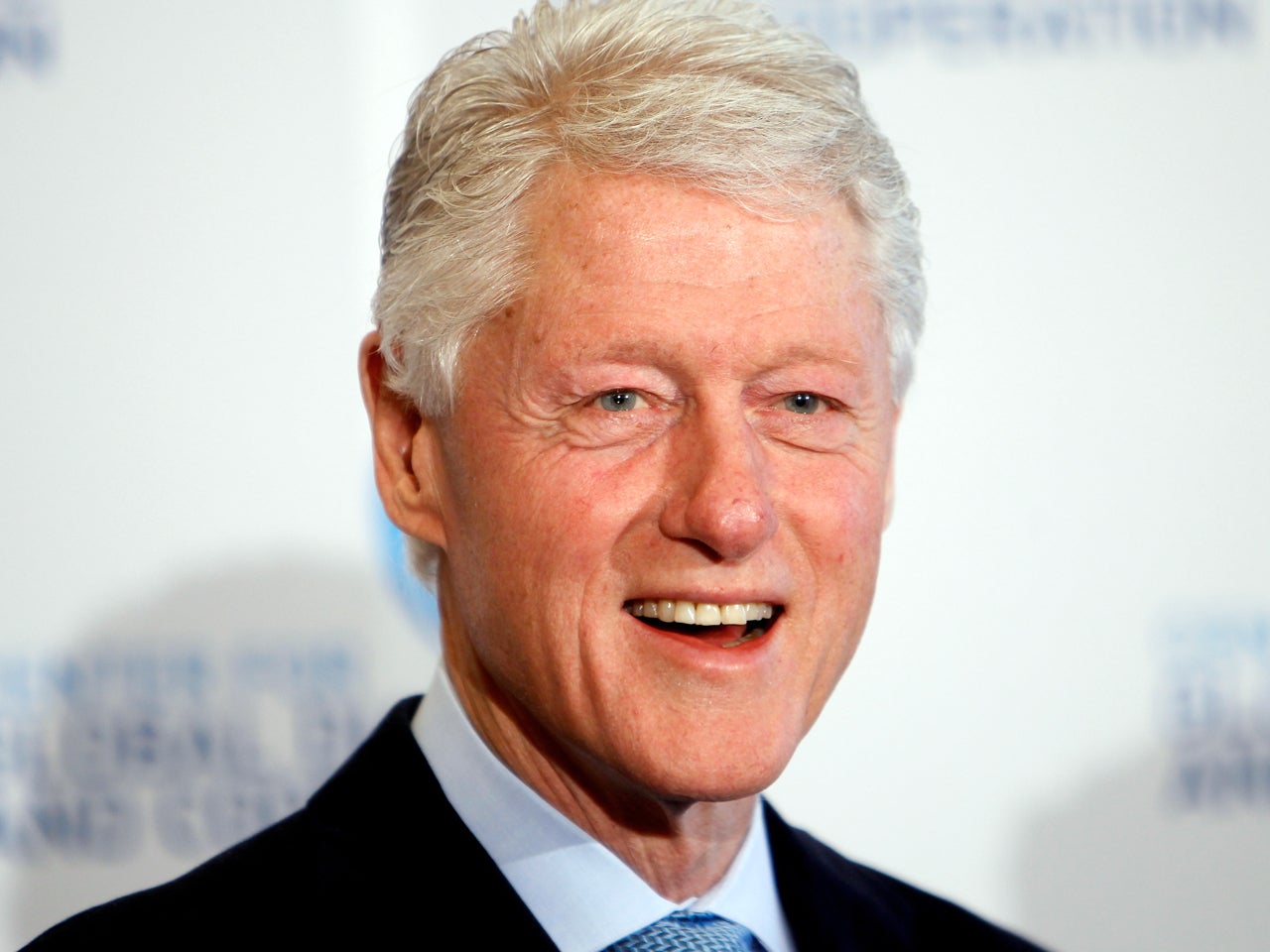 Bill Clinton backs interstellar voyage project - CBS News
