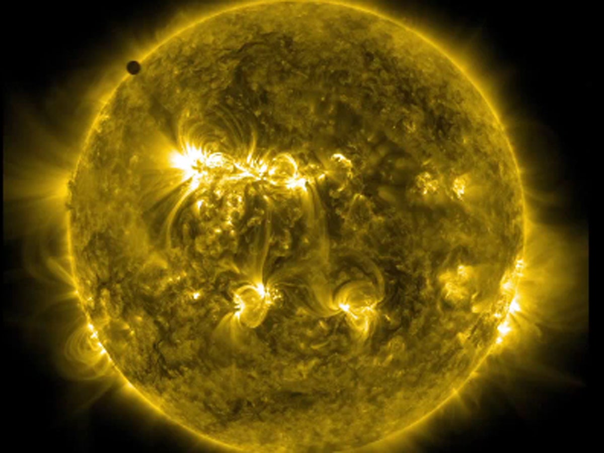Stunning footage of Venus captured by the Solar Dynamics Observatory ...