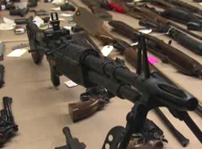 Chicago gun turn-in yields 5,500 firearms - CBS News