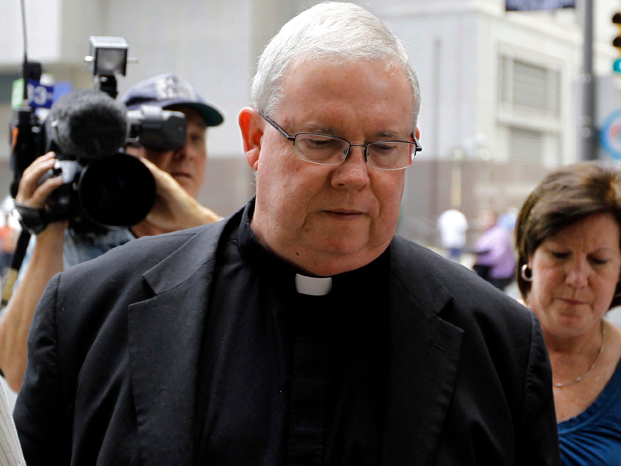 Convicted Philly priest denied house arrest - CBS News