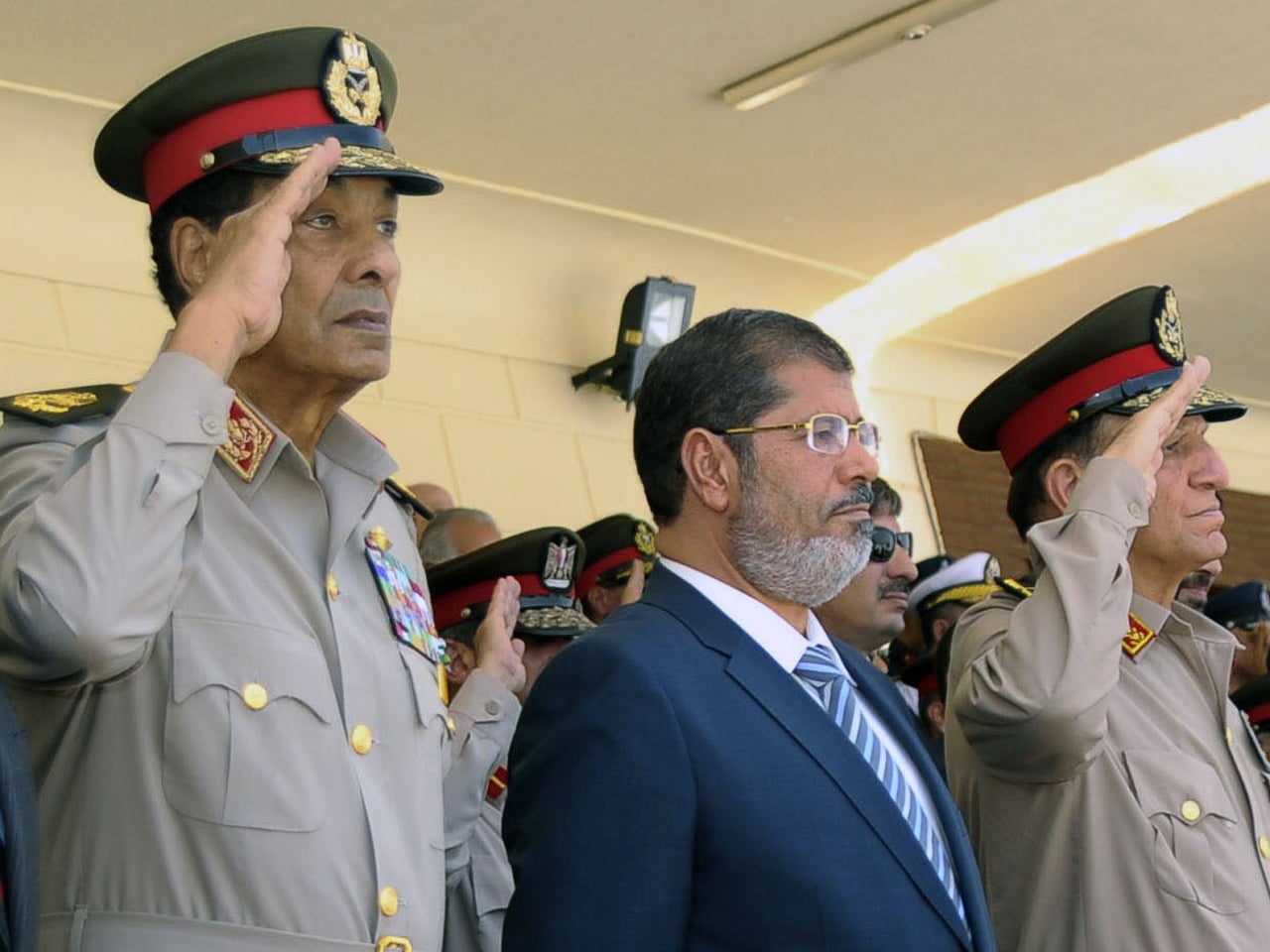 Egypt's president promises to respect courts - CBS News