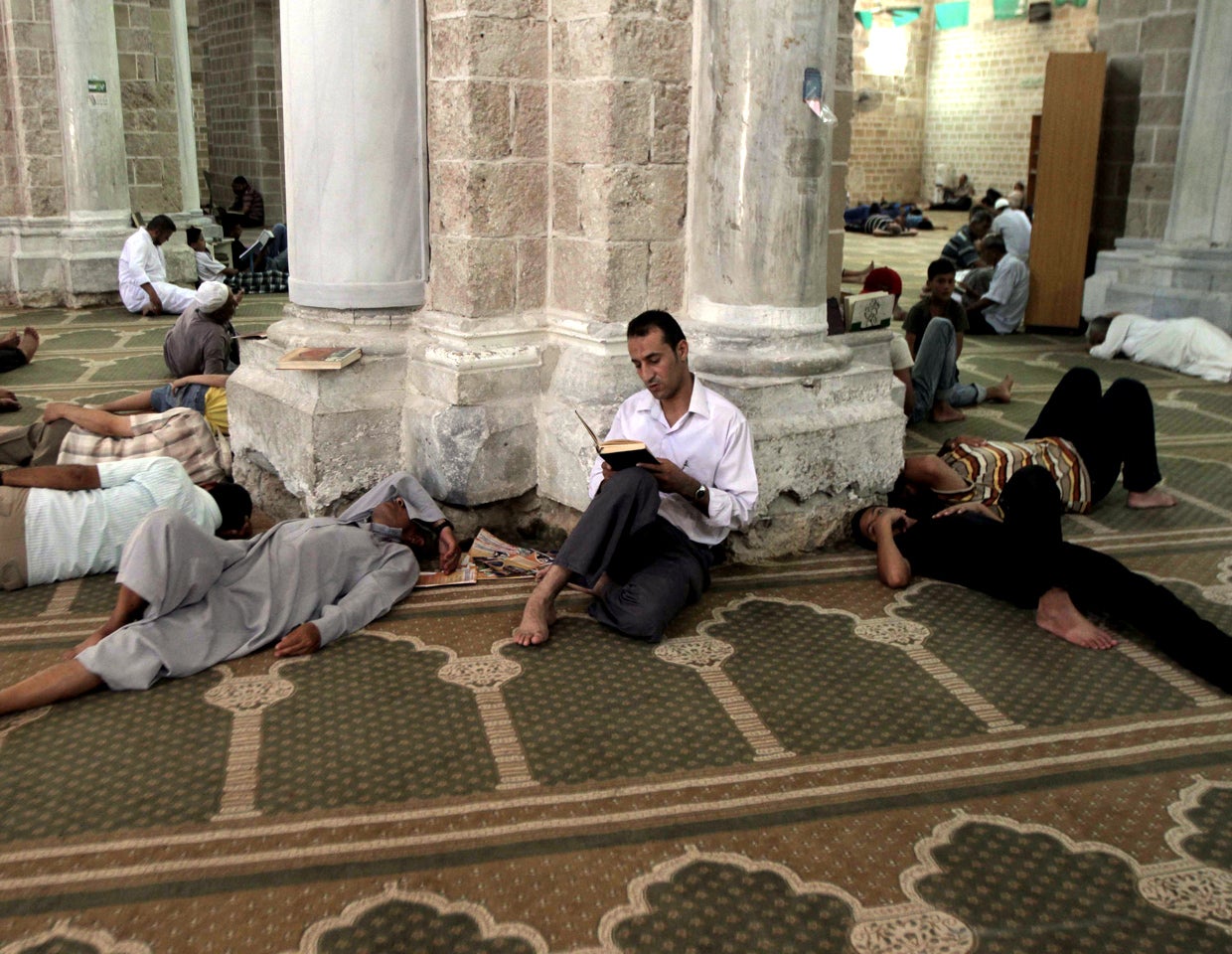 Muslims prepare for tough Ramadan in scorching heat - CBS News