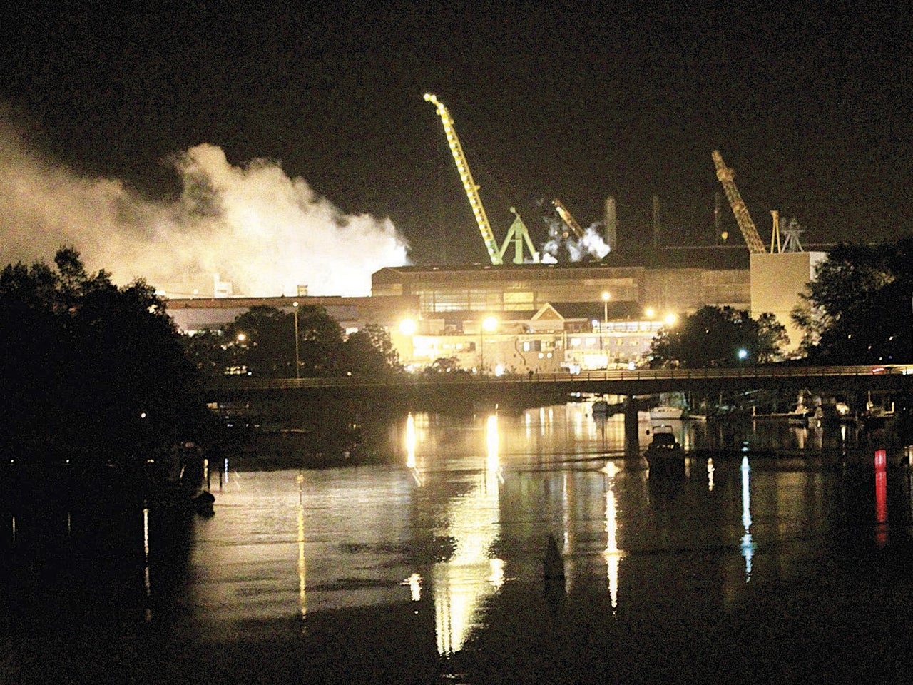 Navy: Worker set $400M Maine submarine fire to get out of work early ...