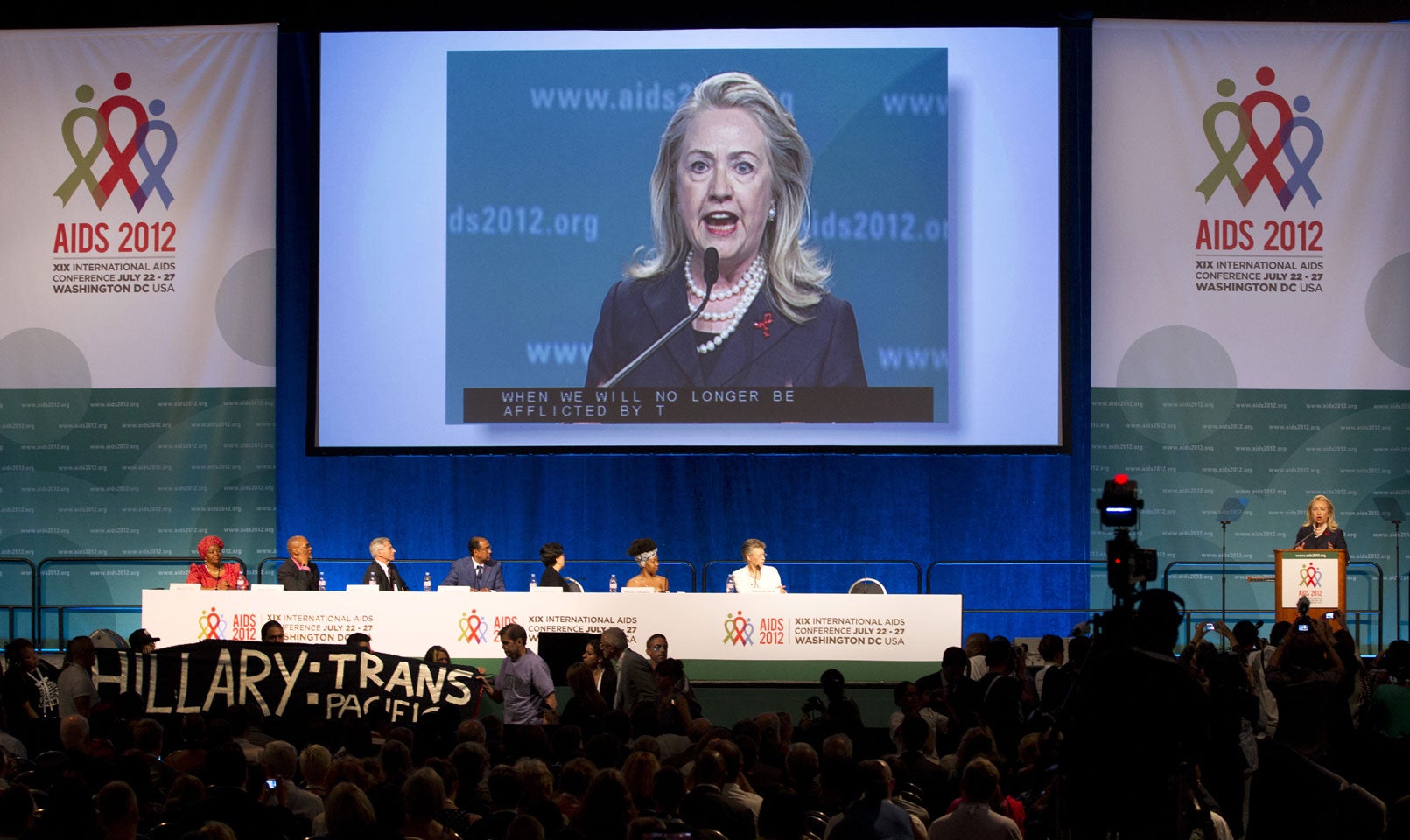 U.S. to donate $150 million to help poor countries fight AIDS - CBS News