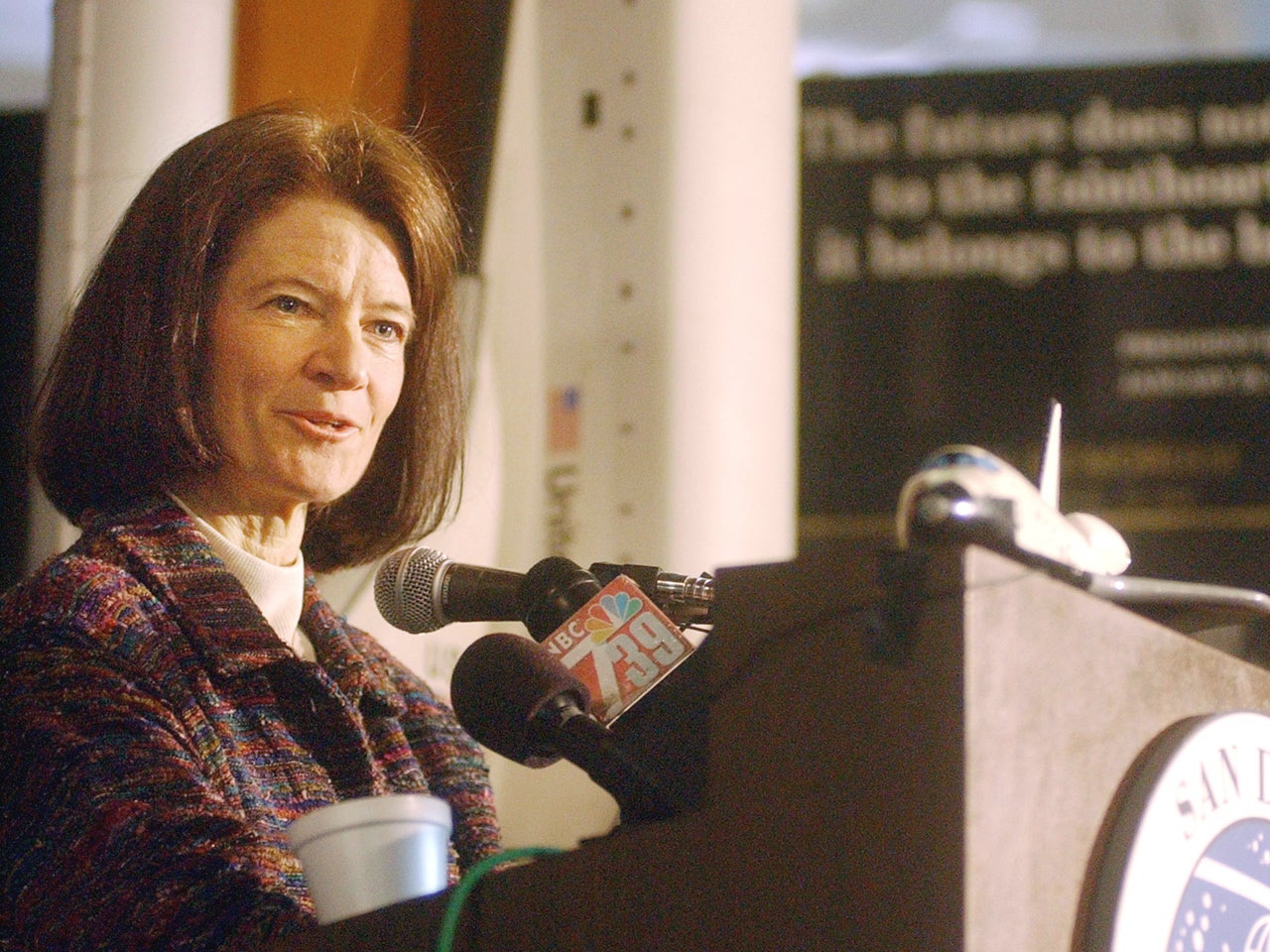 Sally Ride, pioneering astronaut, dead at 61 - CBS News