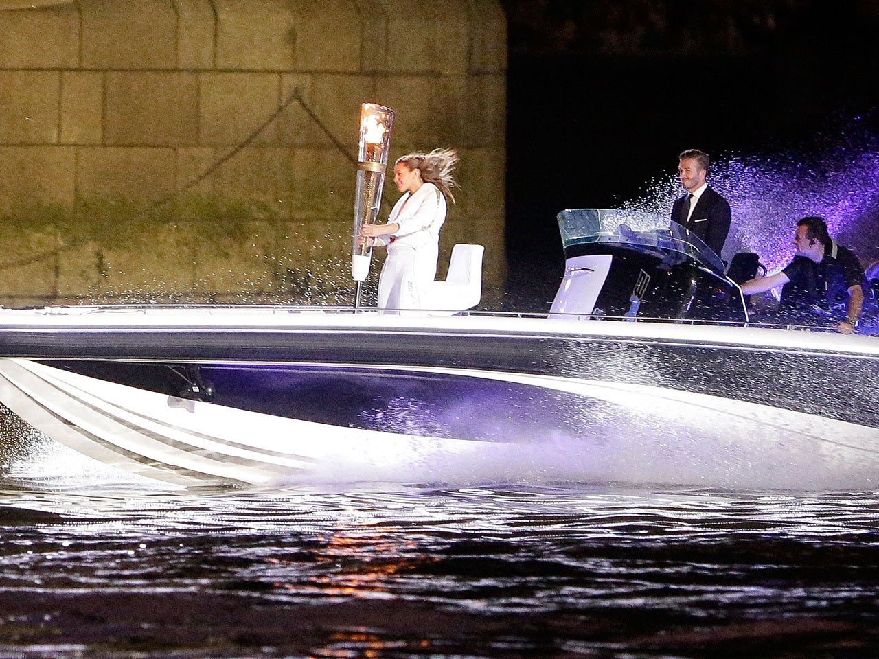 Muhammad Ali, David Beckham participate in Olympics opening ceremony ...