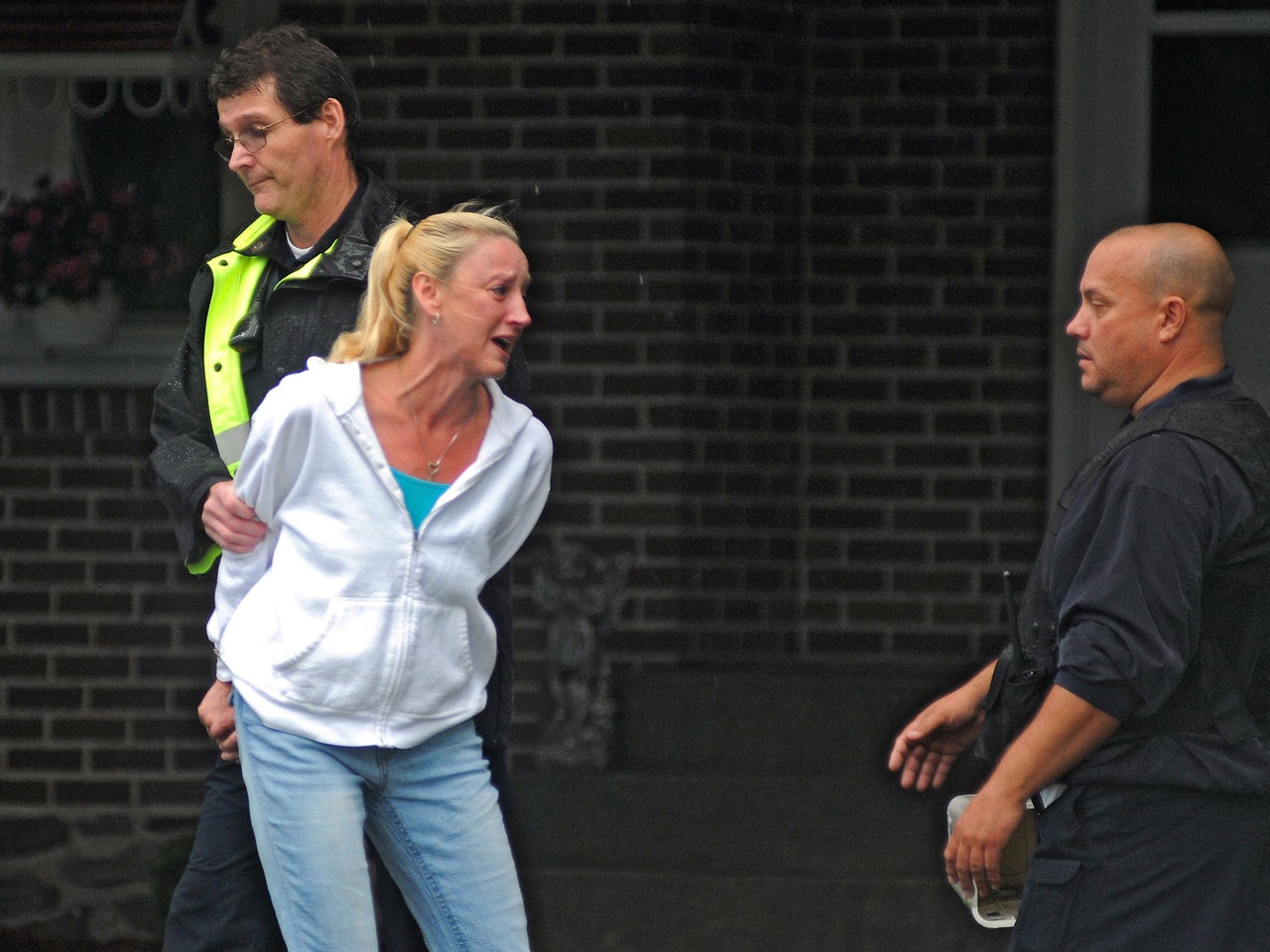 Daryl Benway, 41, of Oxford, Mass., man shoots his 2 kids and himself ...