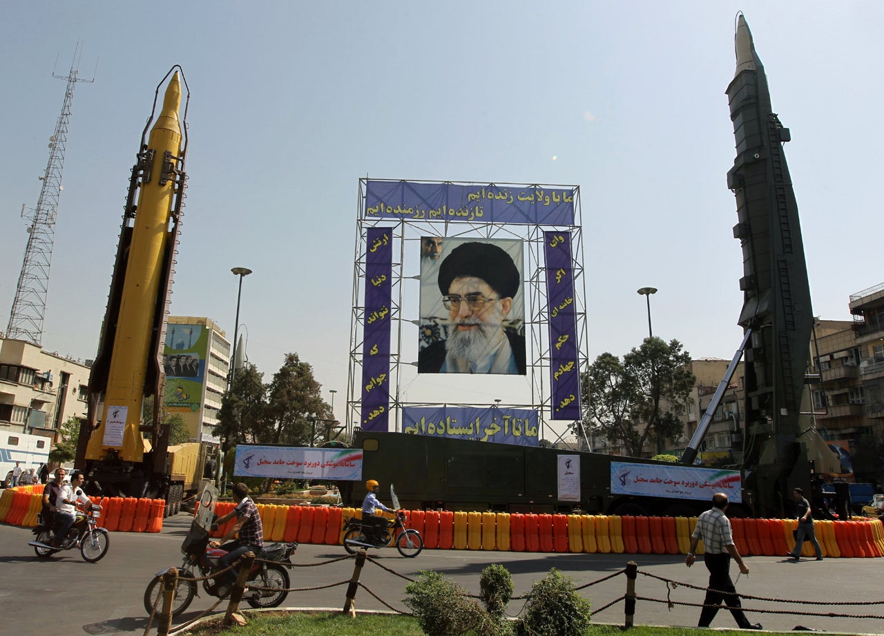 Report: Sanctions slow Iranian missile program - CBS News