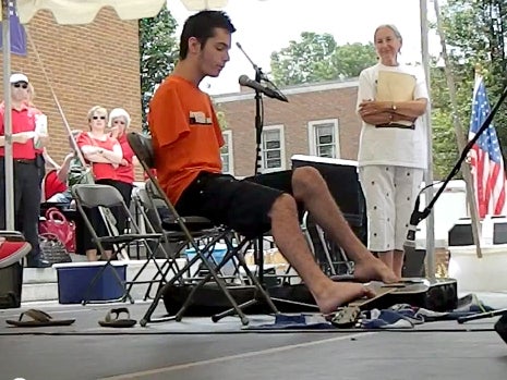 George Dennehy, musician born without arms, plays with the Goo Goo ...