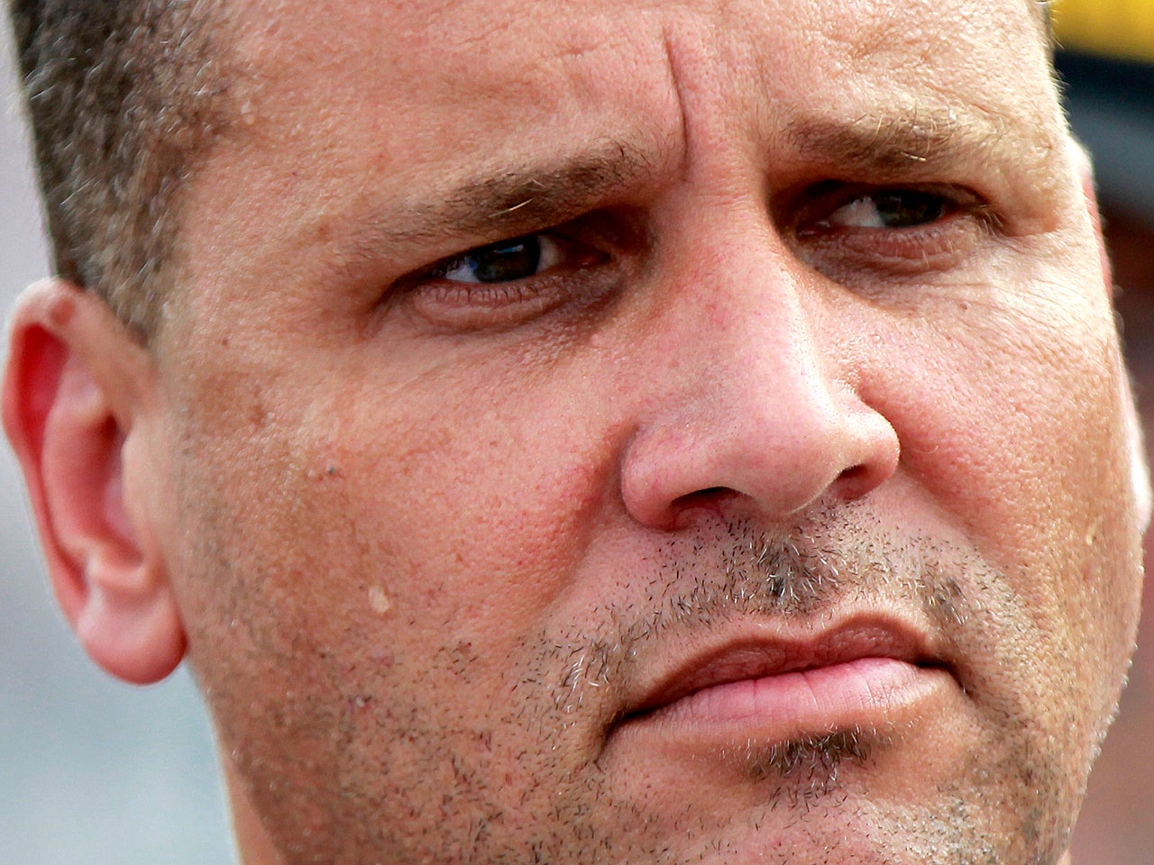 Shootout leaves 2 sheriff's deputies dead in La. - CBS News