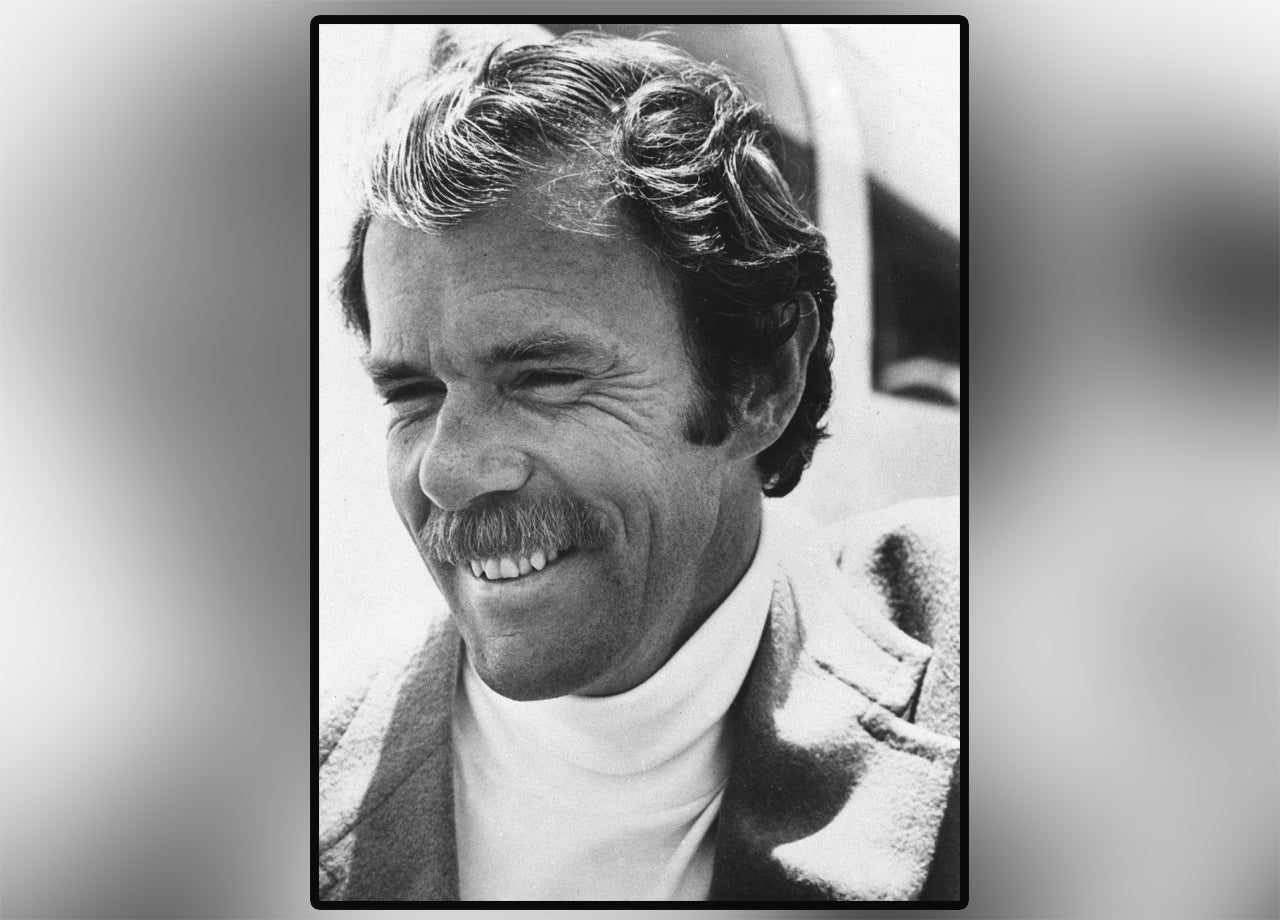 Author Richard Bach injured in small plane crash - CBS News