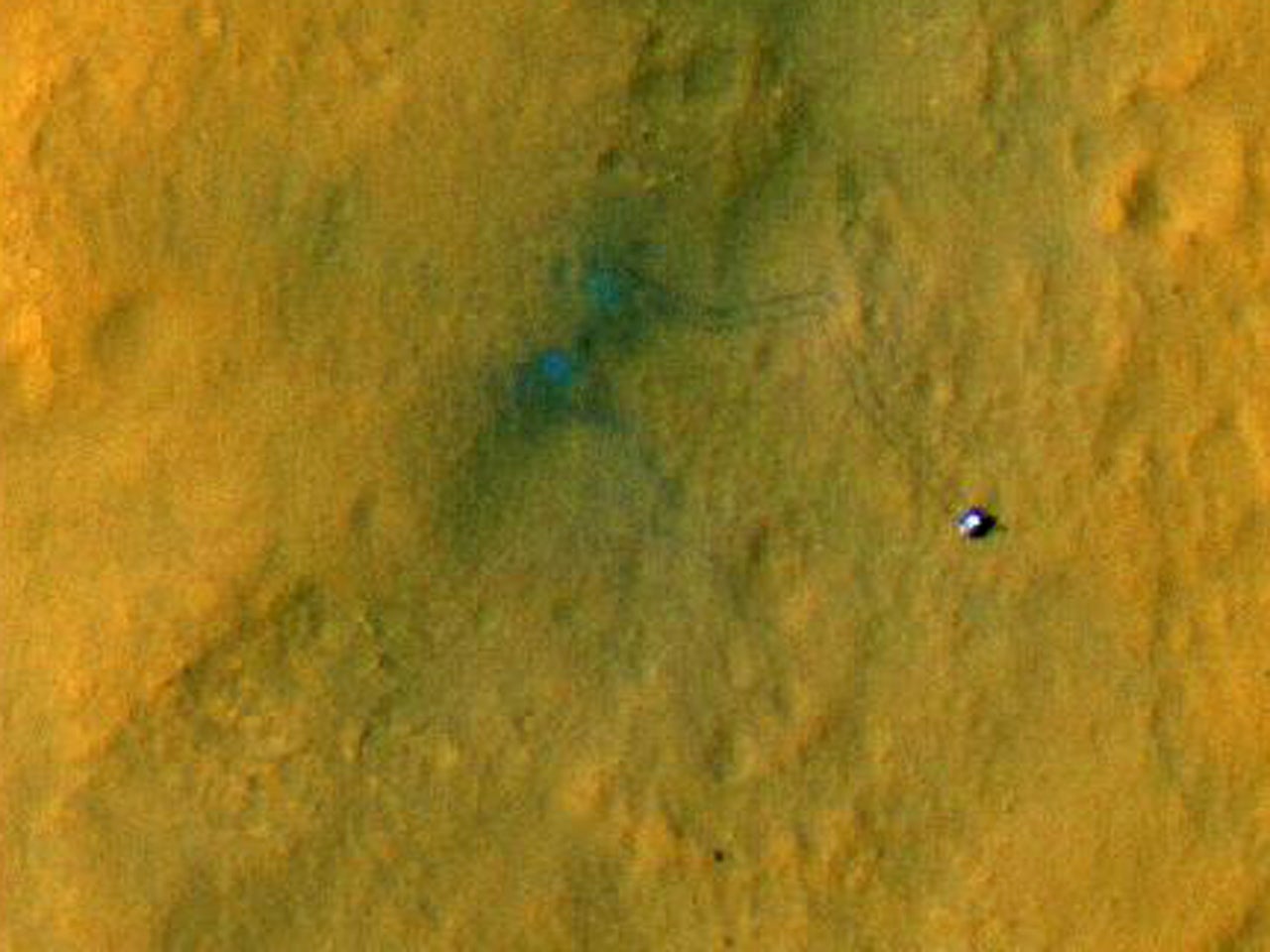 Curiosity Mars rover tracks seen from space - CBS News