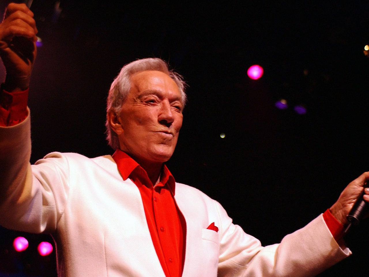 Singer Andy Williams dead at 84 - CBS News