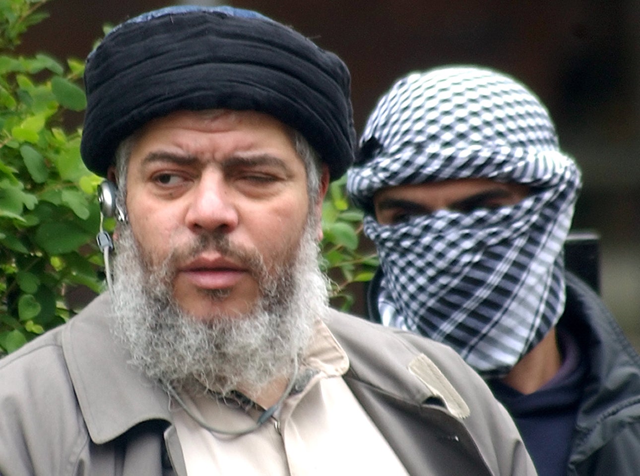 Terror suspects extradited to U.S. after U.K. ruling - CBS News