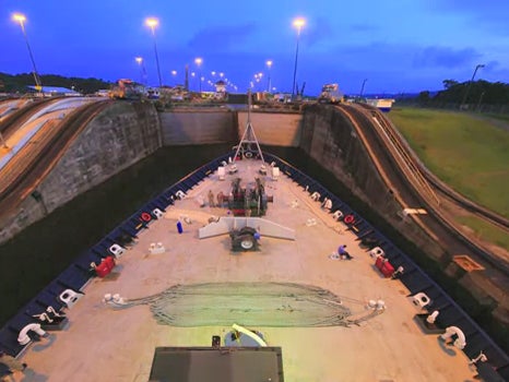 Take a two-minute trip across the Panama Canal - CBS News