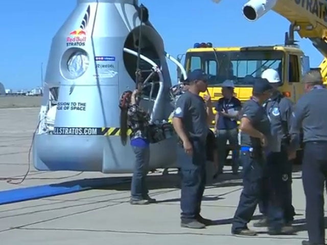 Supersonic skydive called off due to winds - CBS News