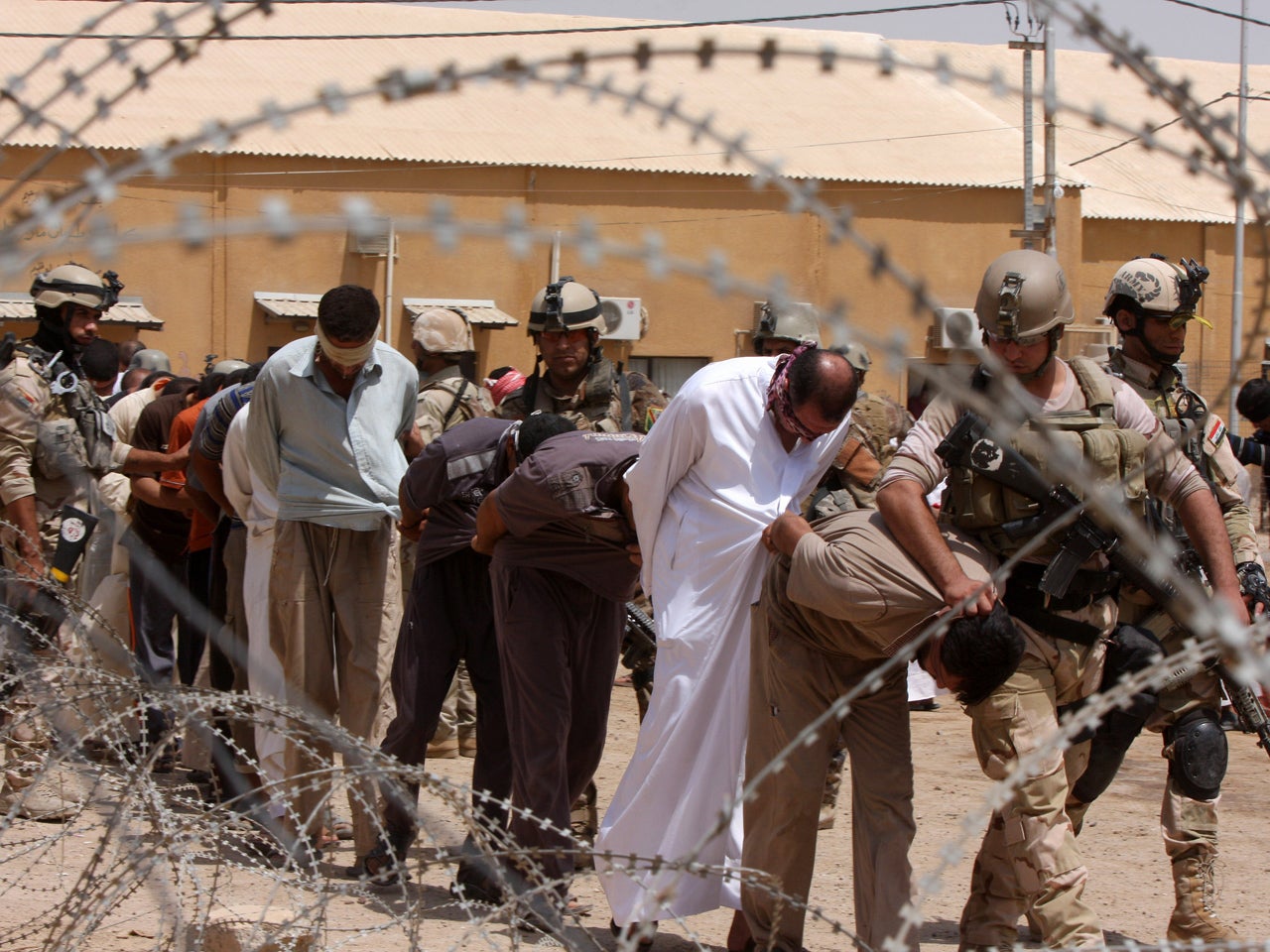 Al Qaeda in Iraq claims it smuggled weapons into Tikrit prison for ...