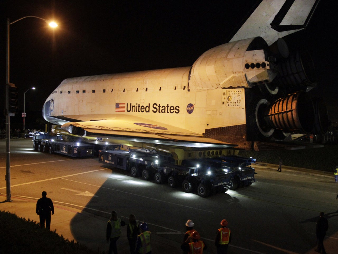 Shuttle Xing: Endeavour treks through LA streets - CBS News