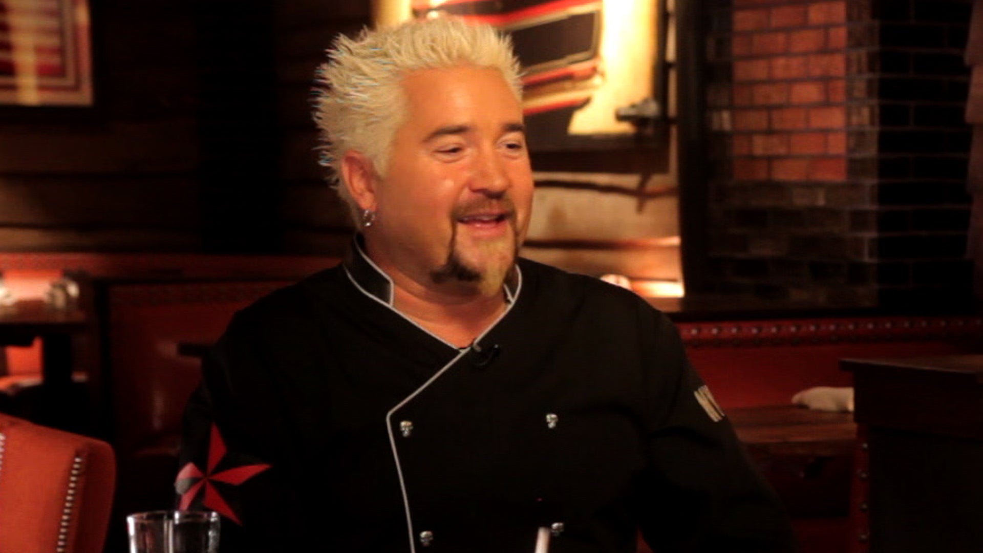 Guy Fieri skewered by food critics - CBS News