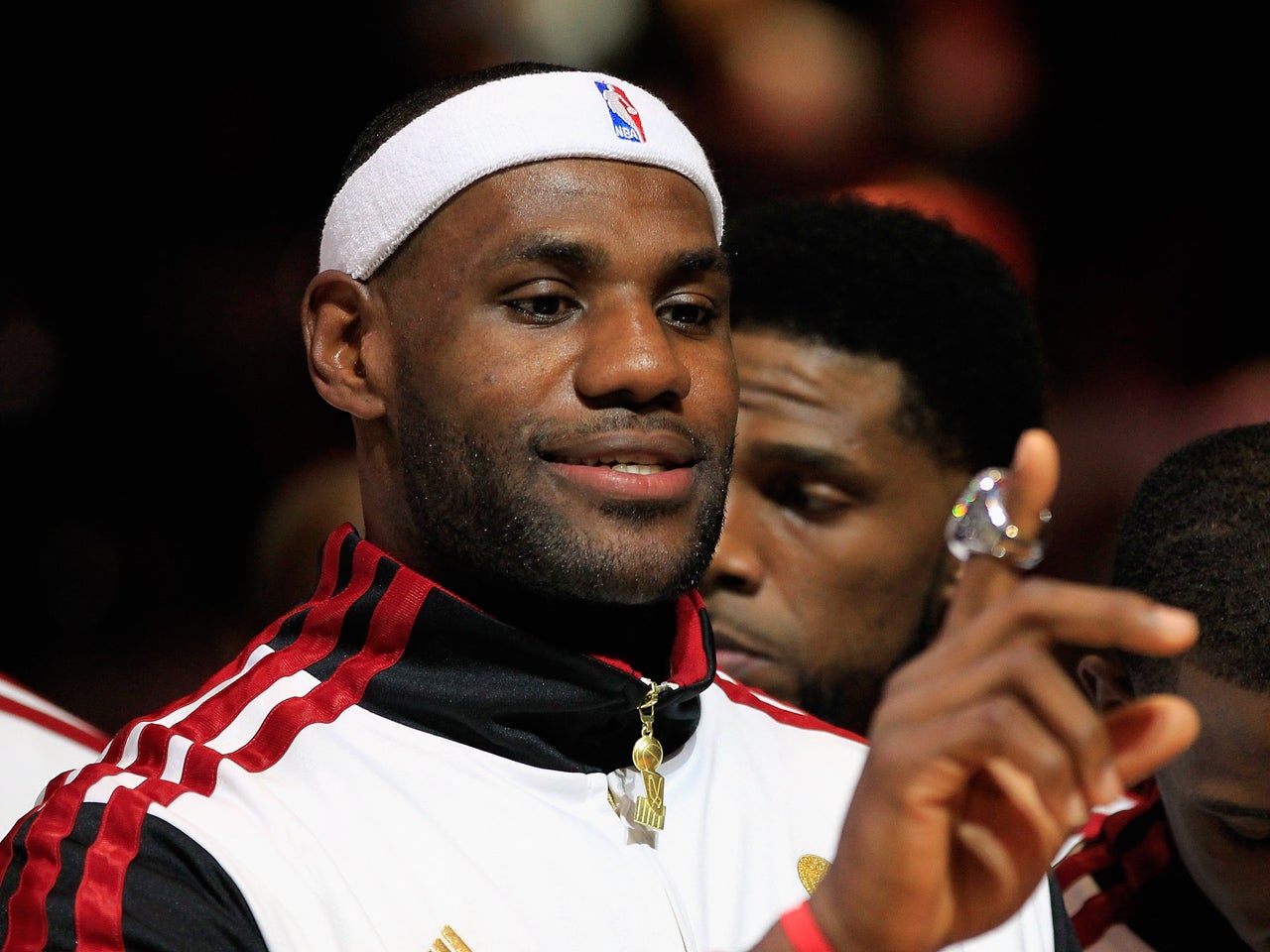 Heat get rings, beat Celtics in NBA season opener - CBS News