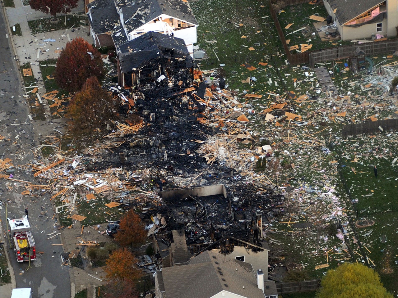 Explosion destroys homes in Ind.; 2 dead - CBS News
