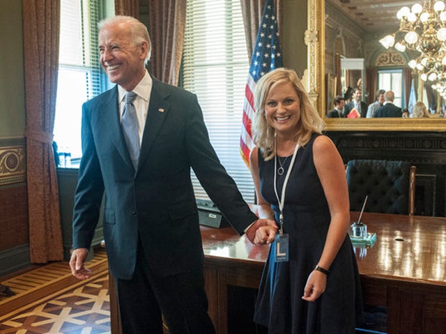 Joe Biden guest stars on "Parks and Recreation" - CBS News
