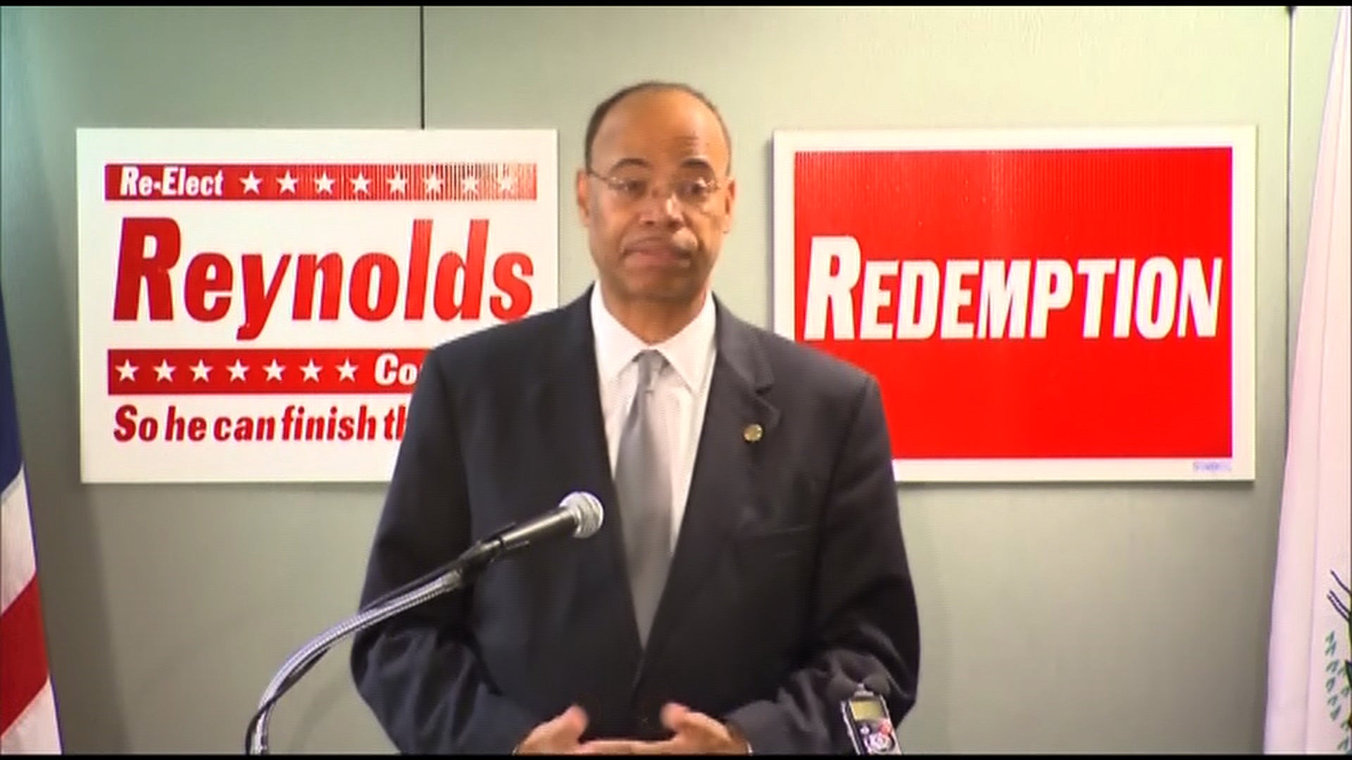 Disgraced ex-Congressman Reynolds arrested again - CBS News