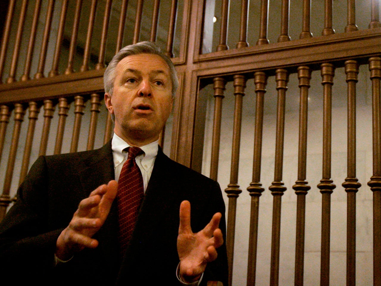 Wells Fargo CEO talks economy, taxes, bank fees - CBS News