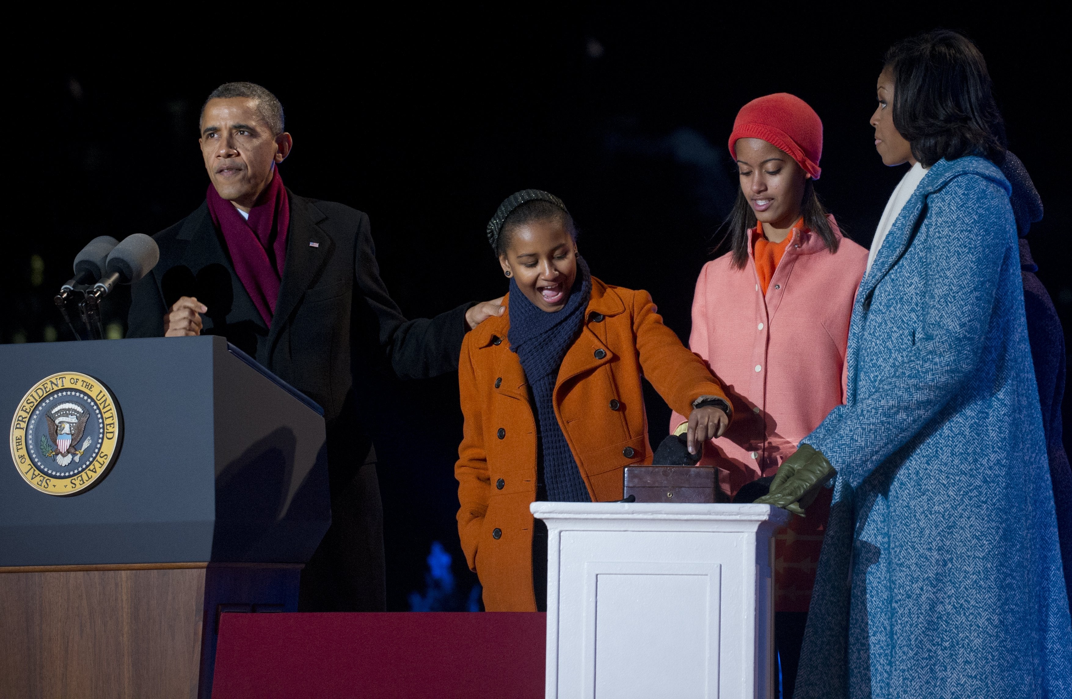 President Obama lights National Christmas Tree - CBS News
