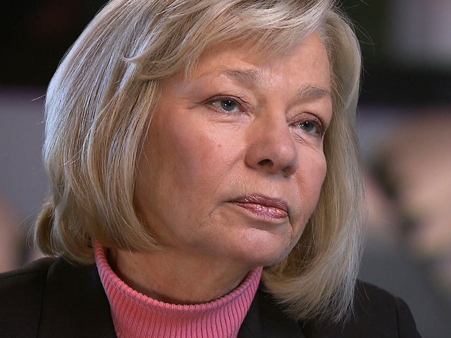 Newtown schools chief helps district recover - CBS News
