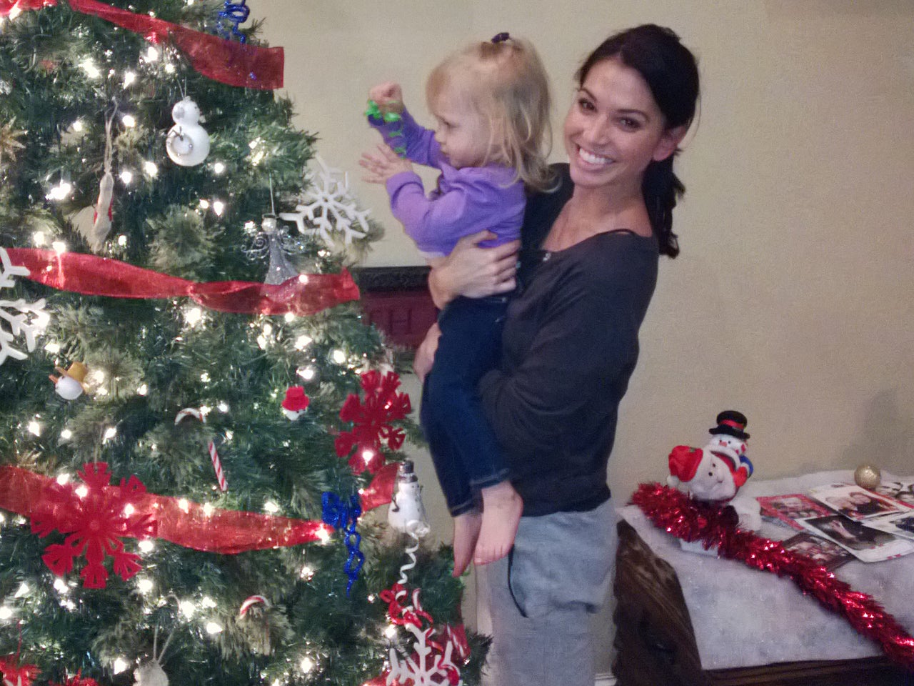 Melissa Rycroft shares holiday plans, family photos - CBS News