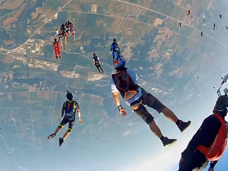 Experience the vertical skydiving world record like you're right there ...