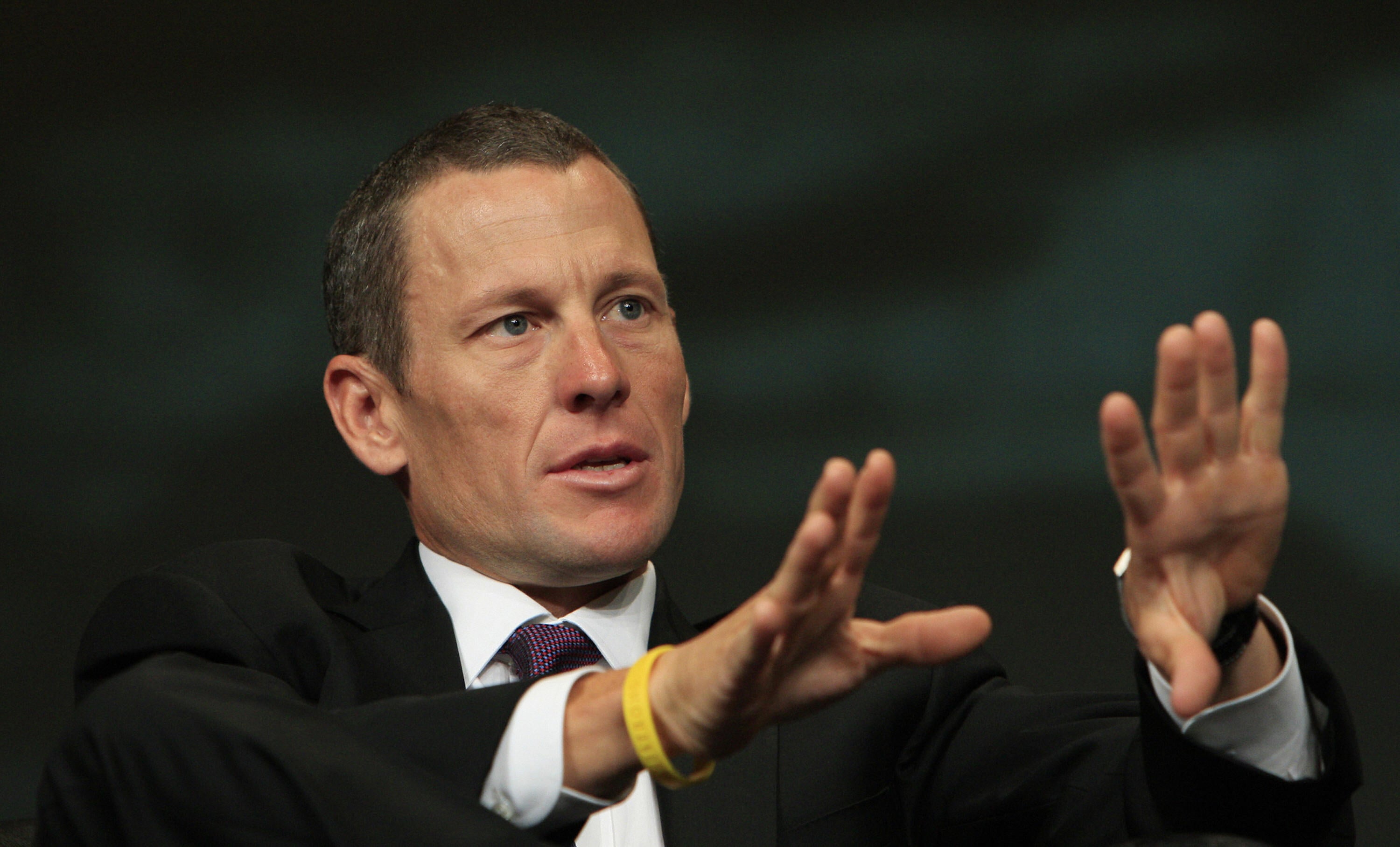 Nike cuts ties with Armstrong's Livestrong charity - CBS News