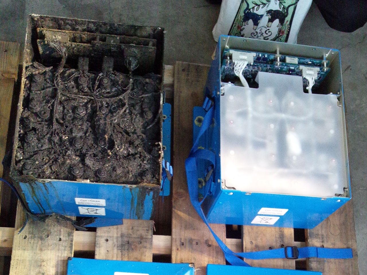 Boeing 787 probe turns to battery companies - CBS News