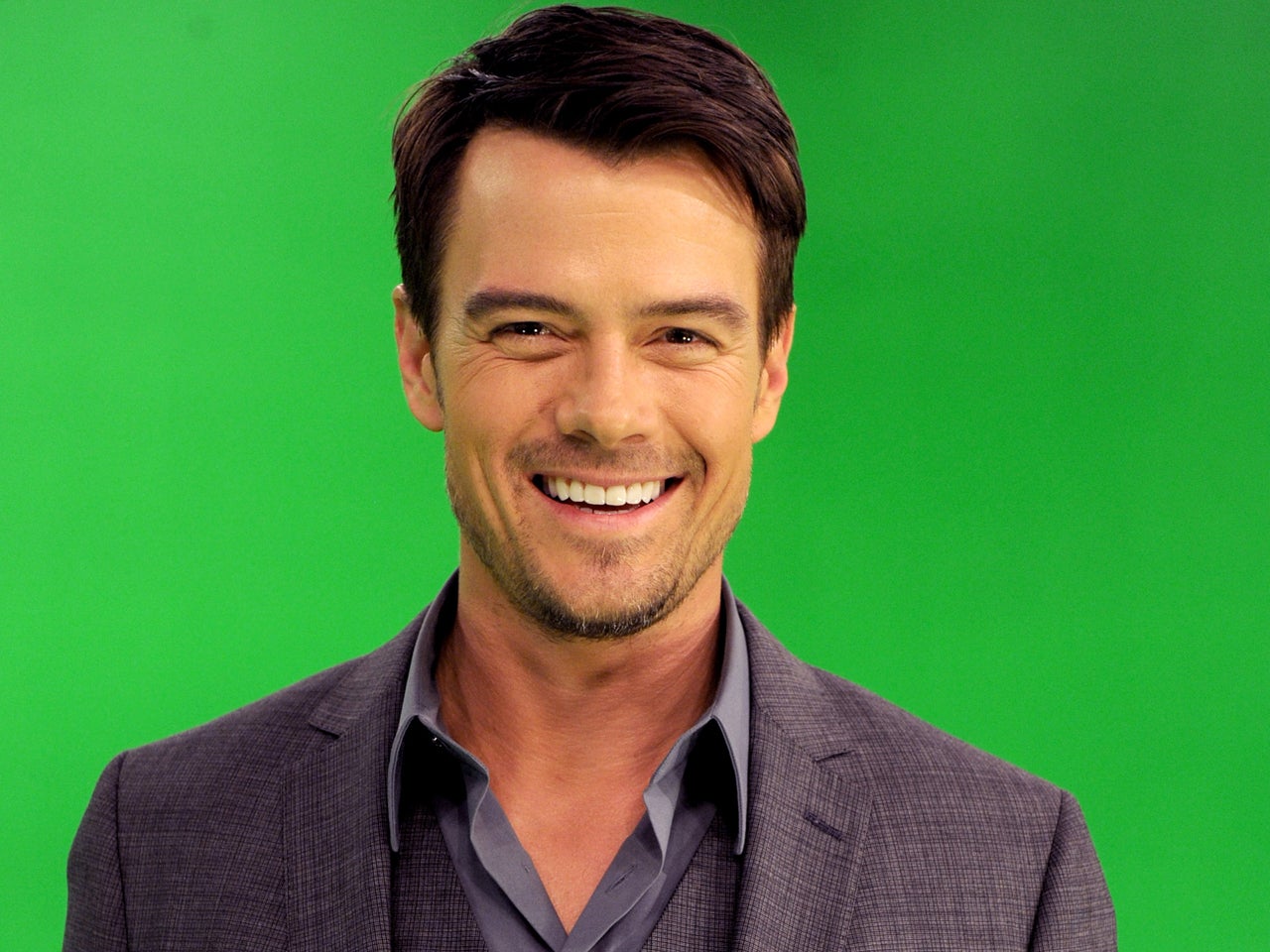 Josh Duhamel to host Kids' Choice Awards - CBS News