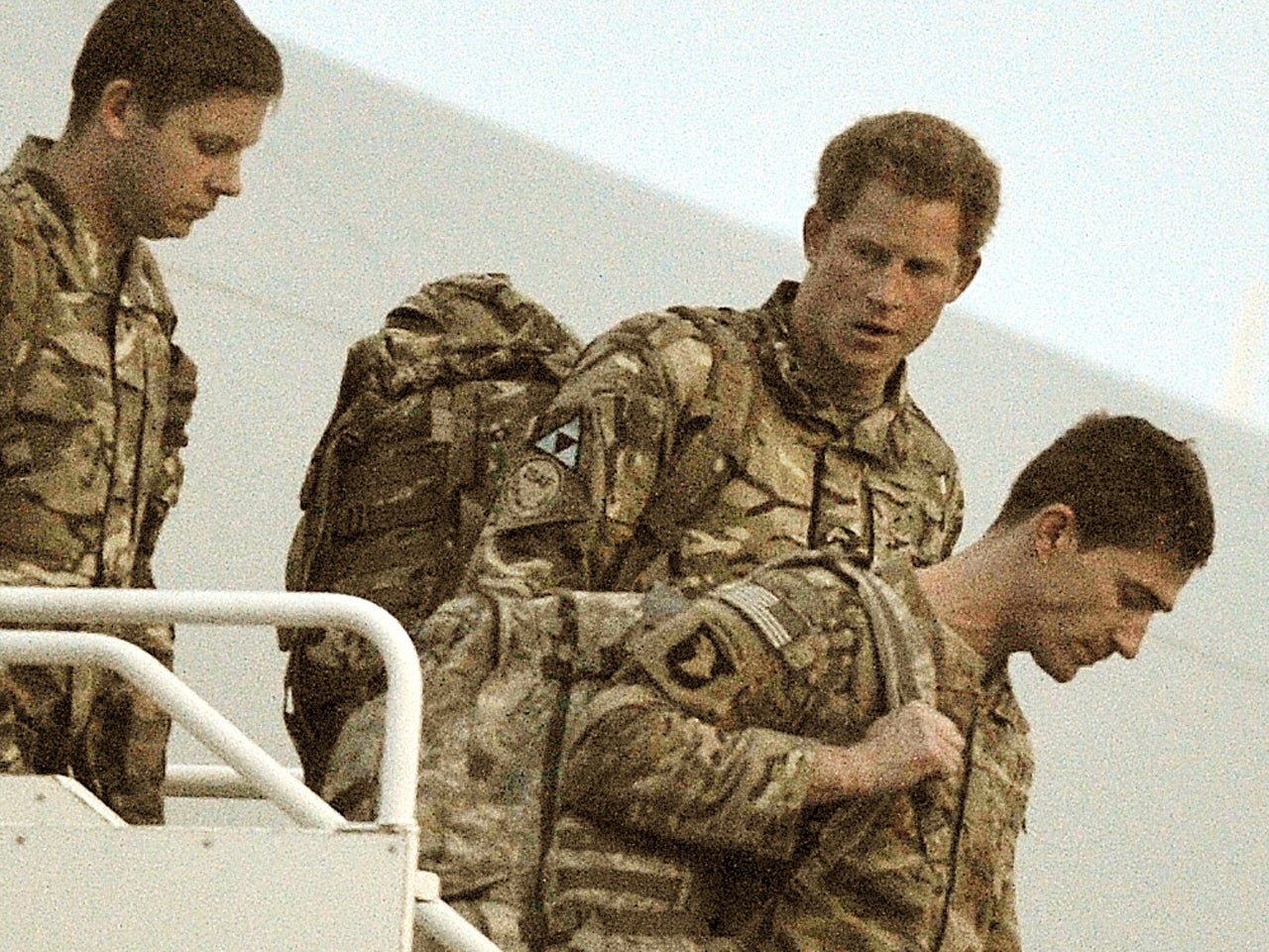 Prince Harry back in Britain after 20-week Afghanistan deployment - CBS ...