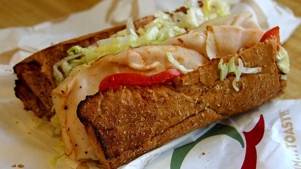 Quiznos expands into Mexico - CBS News