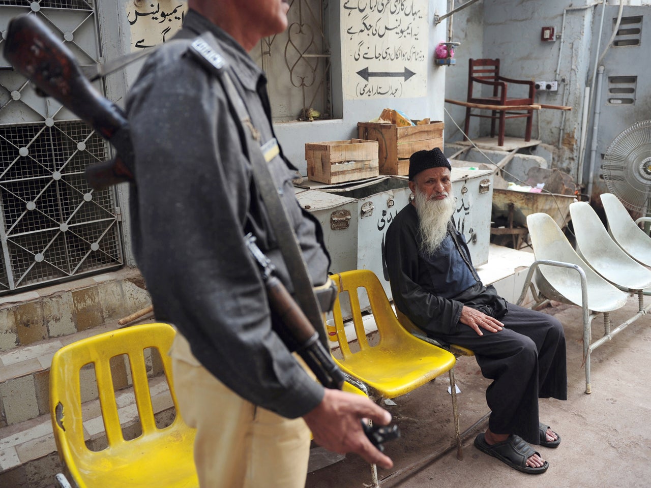 Pakistani Taliban turning to Mafia-style tactics - CBS News