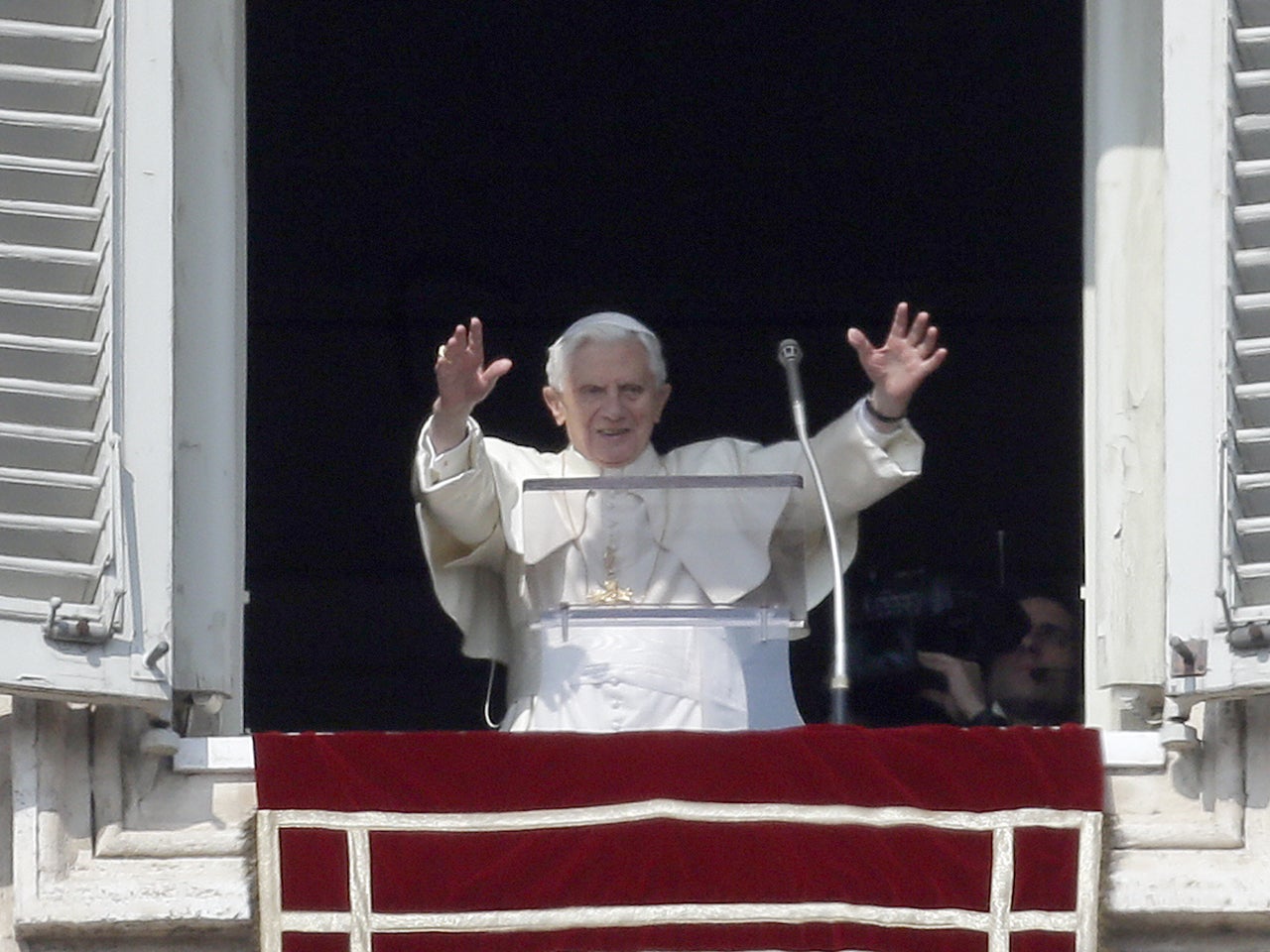 Vatican crowd is emotional for Pope Benedict XVI's first post ...