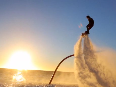 People having an "extremely" fun time (with parkour and jetpacks in ...