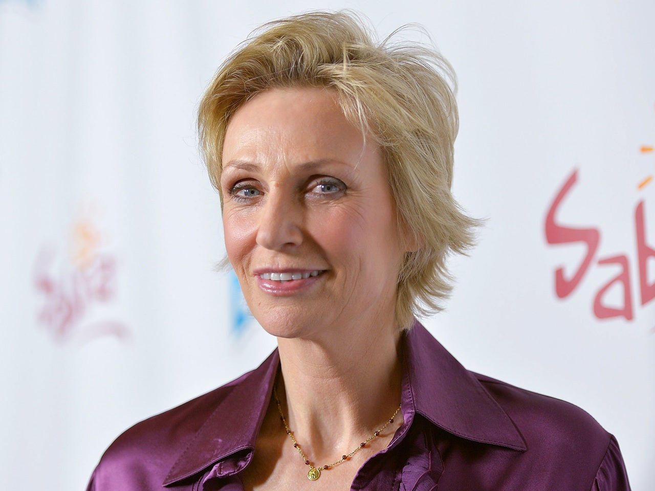 Jane Lynch to make Broadway debut as Miss Hannigan in "Annie" - CBS News