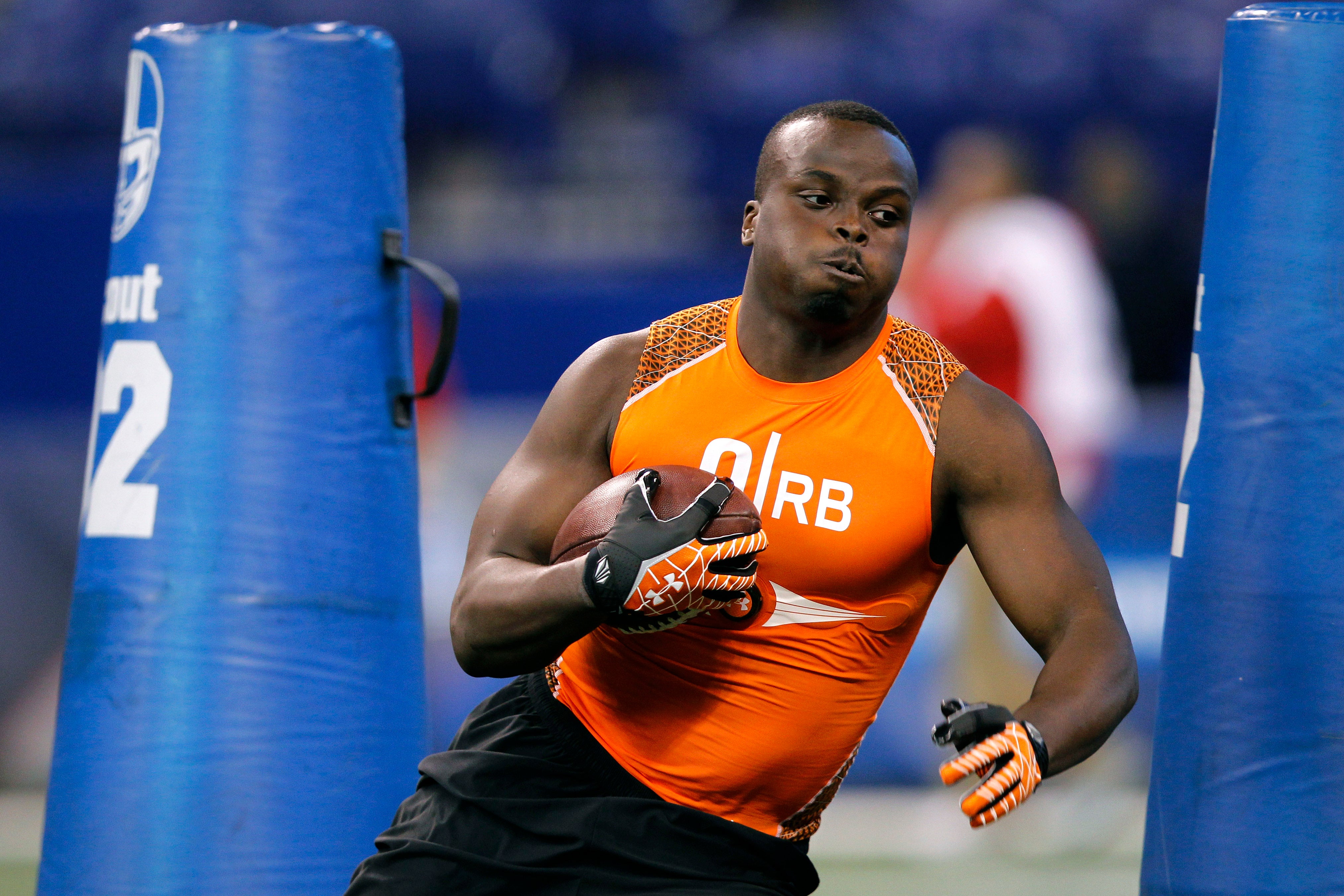 NFL player Terrance Ganaway takes offseason job at sandwich shop - CBS News